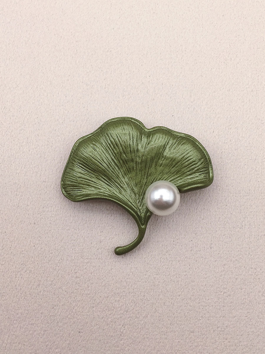 Mori Ginkgo Leaf Brooch– The Cottagecore