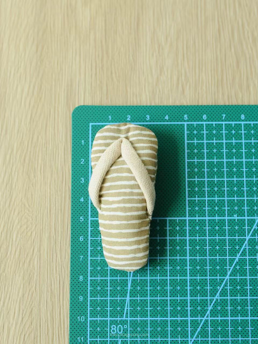 Adorable Slippers Brooch– The Cottagecore
