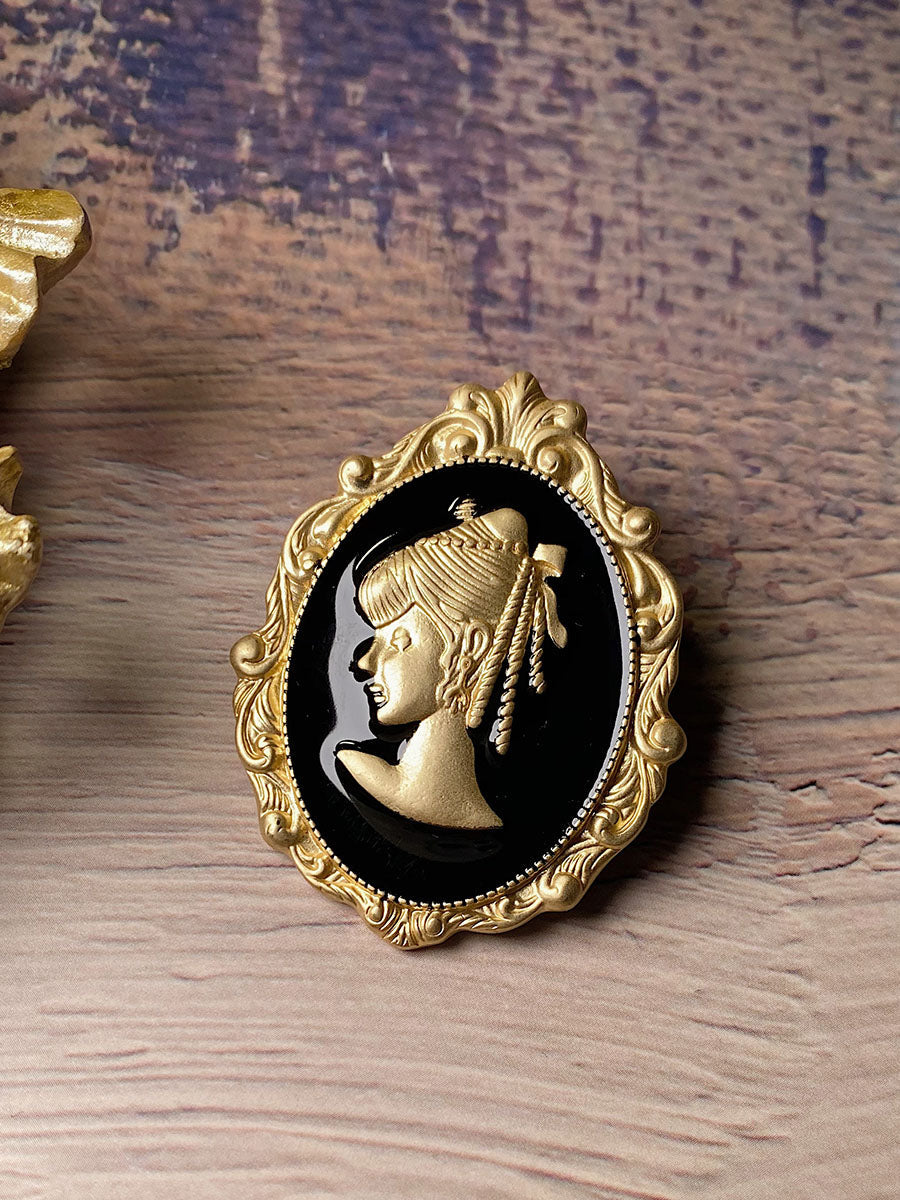 Antique Portrait Brooch– The Cottagecore
